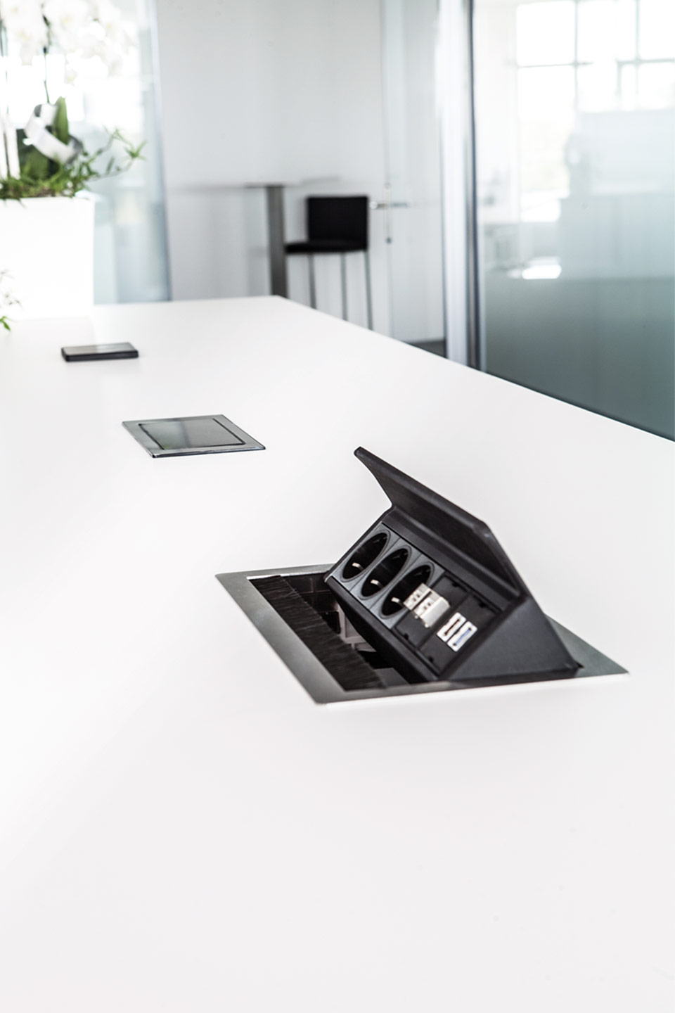 EVOline® FlipTop Push - The configurable connector strip that hides ...