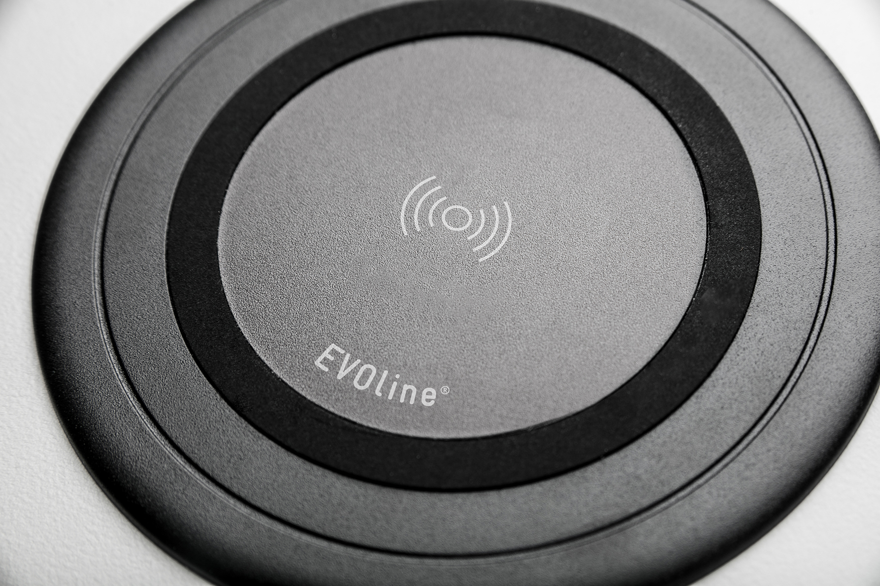 EVOline QCharger - charging without cables – EVOline®